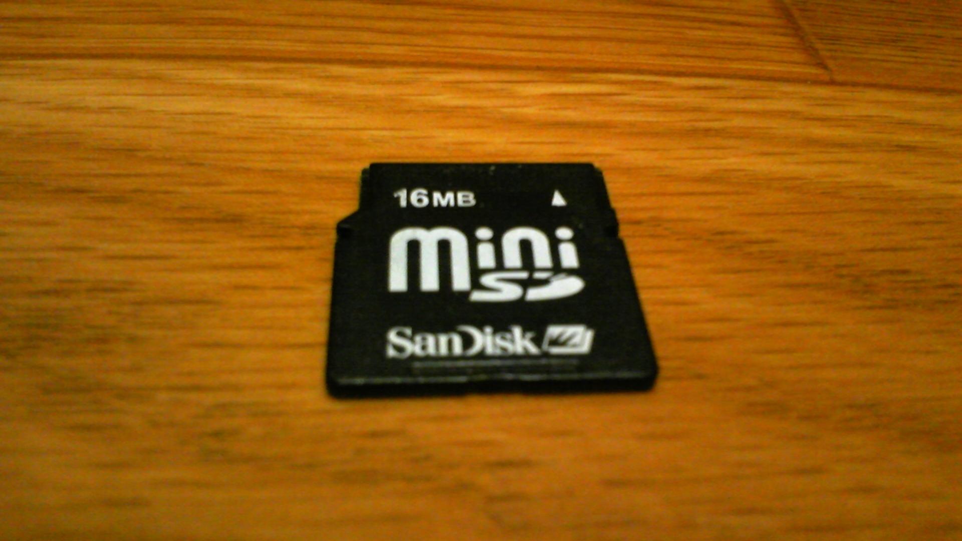 16MBのminiSDカードです。 - SanDisk miniSD 16MB SDSDM-16のレビュー | ジグソー | レビューメディア