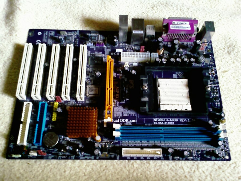 NVIDIA製 nForce3 250 SingleChip！ - ECS NFORCE3-A939のレビュー | ジグソー | レビューメディア