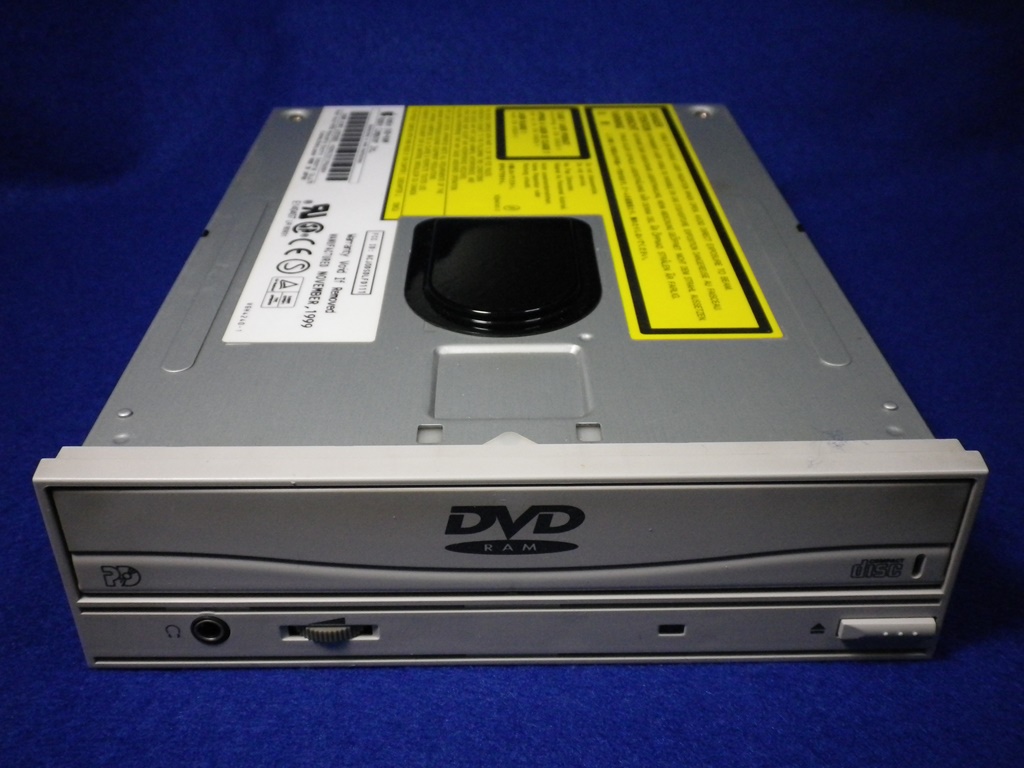 Apple 仕様でPD対応です - 松下 Apple DVD-RAMドライブ LF-D111Aのレビュー | ジグソー | レビューメディア