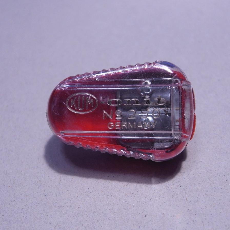 どこまで行くのか文房具。 - KUM №250 onit 芯研器のレビュー | ジグソー | レビューメディア