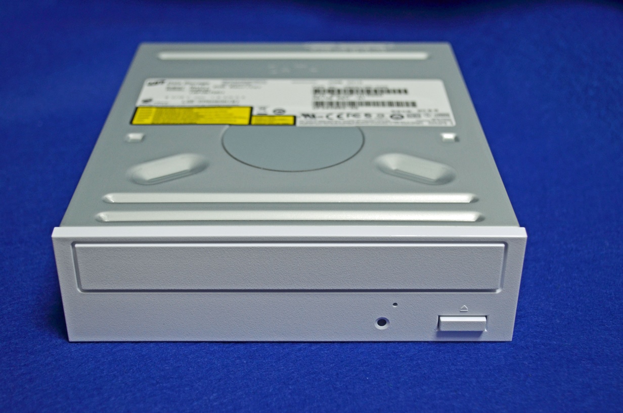 未使用品でした - 日立LG 5インチ内蔵マルチドライブ GH60N (ベゼル白) /SATAのレビュー | ジグソー | レビューメディア