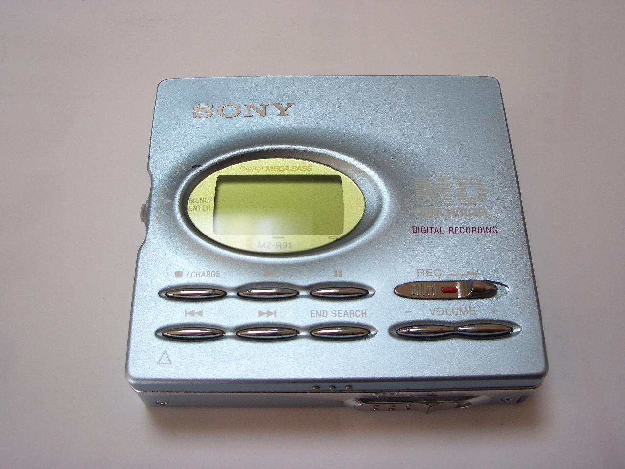 未だ現役、録音再生MDウォークマン MZ-R91 - SONY MD WALKMAN MZ-R91のレビュー | ジグソー | レビューメディア