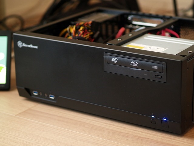 ケースを小型化するために購入しました。 - SILVERSTONE Grandia GD09のレビュー | ジグソー | レビューメディア