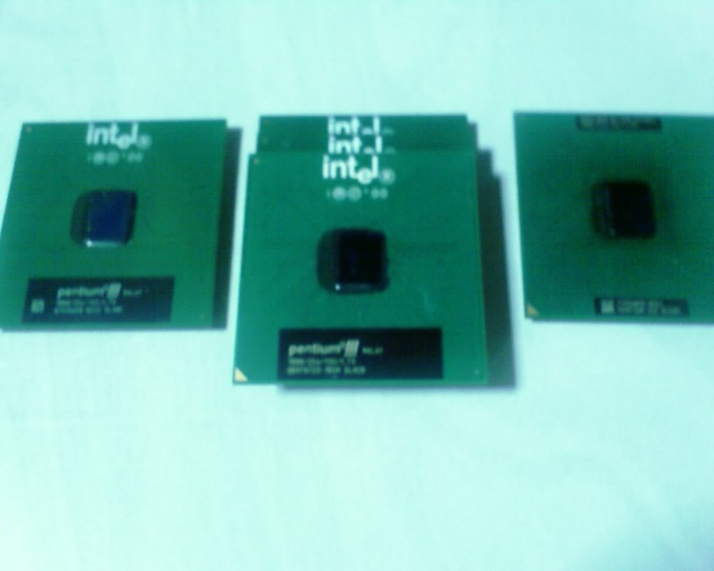 1GHzの夢はWindows7に抗えるか - Intel Pentium III Processor 1 GHzのレビュー | ジグソー ...