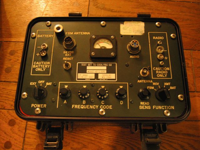 軍用トランシーヴァー用テスト機器 - TS-3354/PRC68のレビュー | ジグソー | レビューメディア